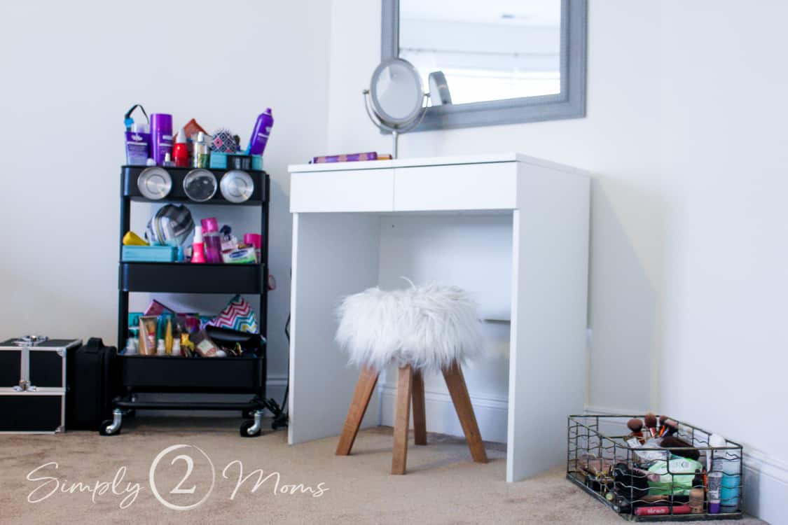 Vanity Area| Teen Girl Bedroom Makeover – Simply2moms