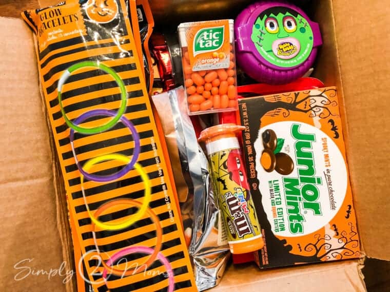 How to Create a Spooktacular College Halloween Care Package – Simply2moms
