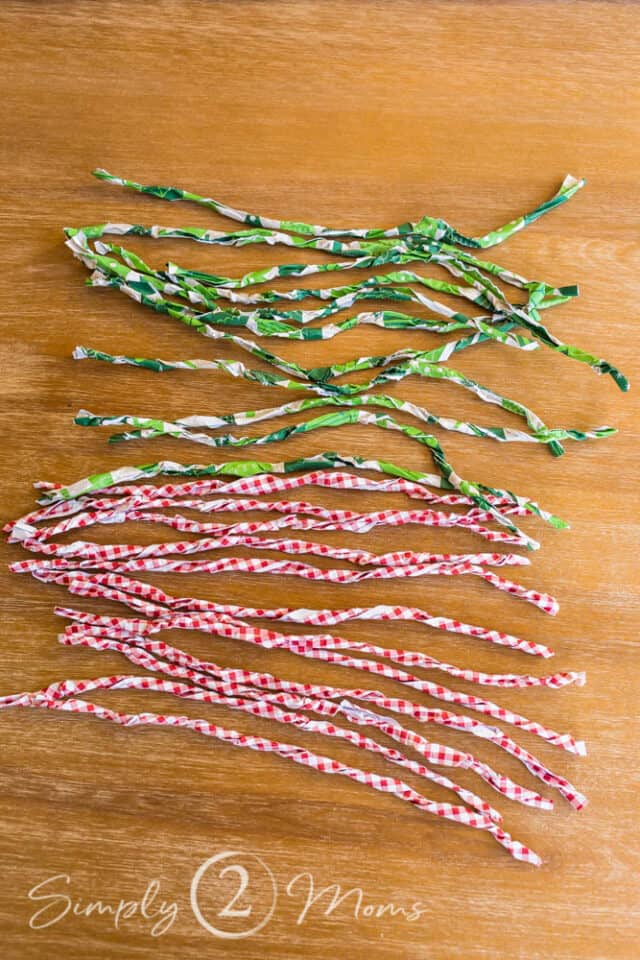 Make a DIY Christmas Ornament with Twisted Paper – Simply2moms
