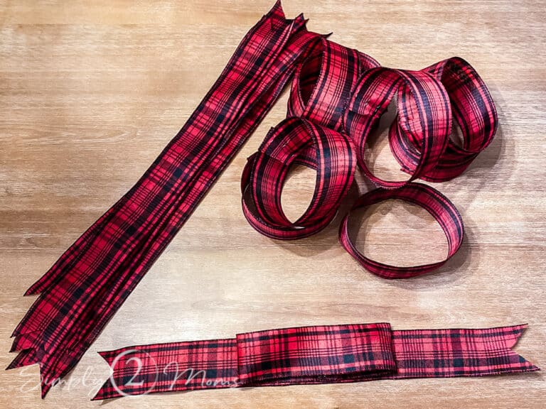 How to Make an Easy Christmas Bow in 5 Minutes – Simply2moms