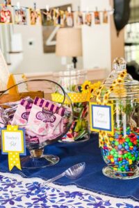 Check Out These Simple and Pretty Graduation Party Ideas!