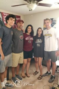 The Ultimate First College Apartment Checklist: Must Have List