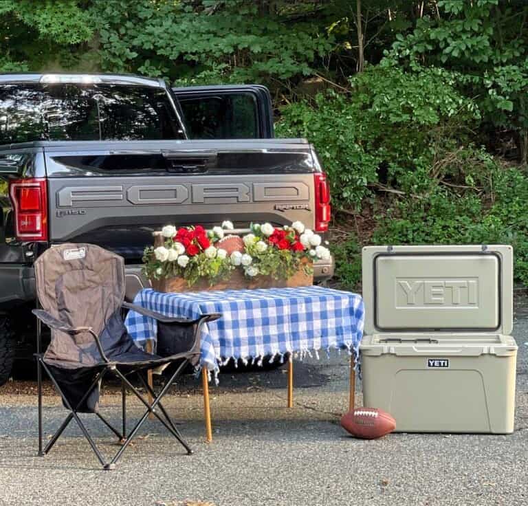 5 Simple Ideas for the Best Football Tailgate Party Tablescape