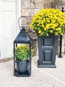 How To Create a Bright and Sunny Fall Front Porch – Simply2moms