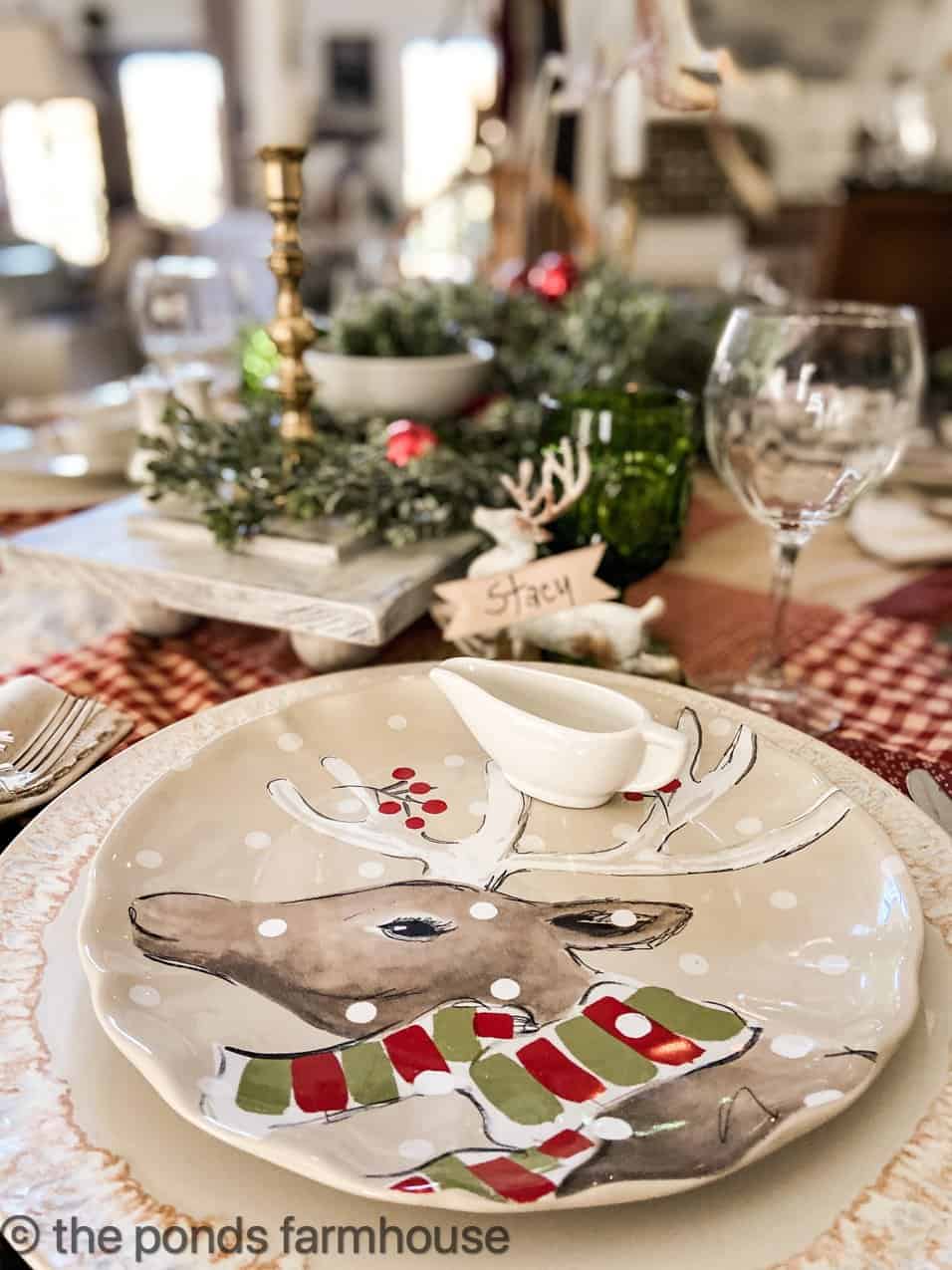 5 Simple Ideas to Style a Beautiful Farmhouse Christmas Tablescape