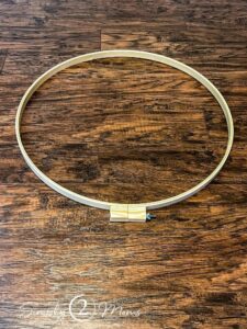 How to Make an Easy DIY Yarn Hoop Wreath – Simply2moms