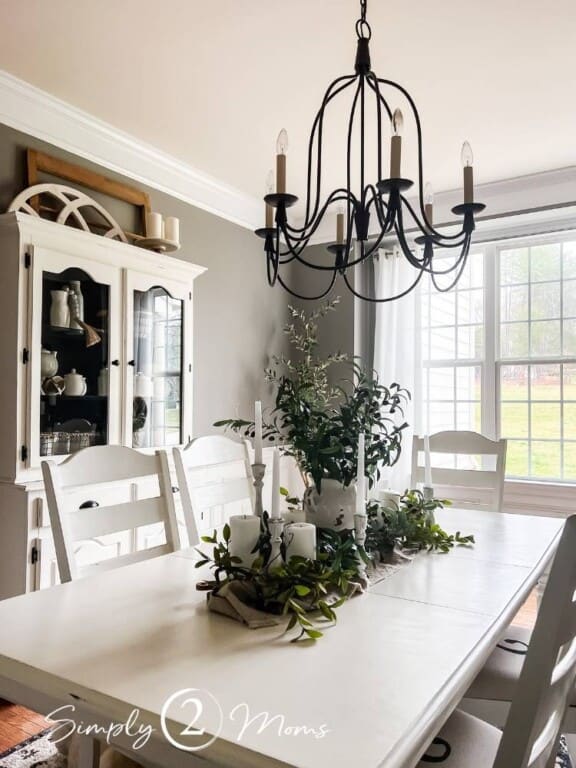 5 Simple Ideas to Style a Neutral Centerpiece for Any Season