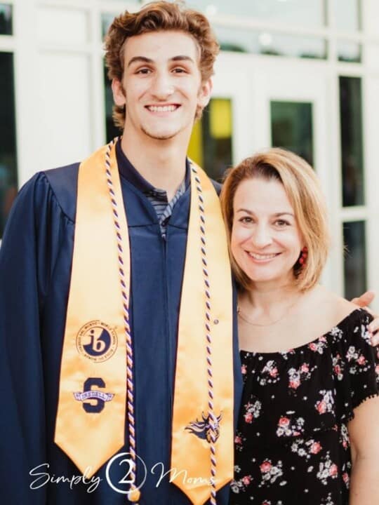 Celebrate Your Grad in Style: 17 Graduation Party Ideas