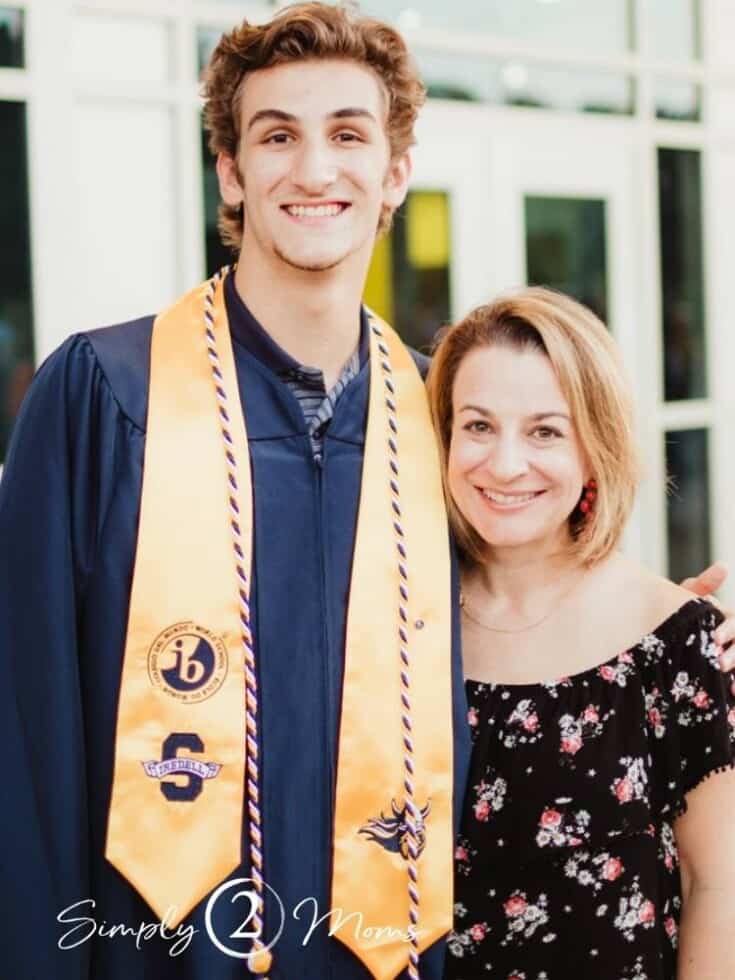 Celebrate Your Grad in Style: 17 Graduation Party Ideas