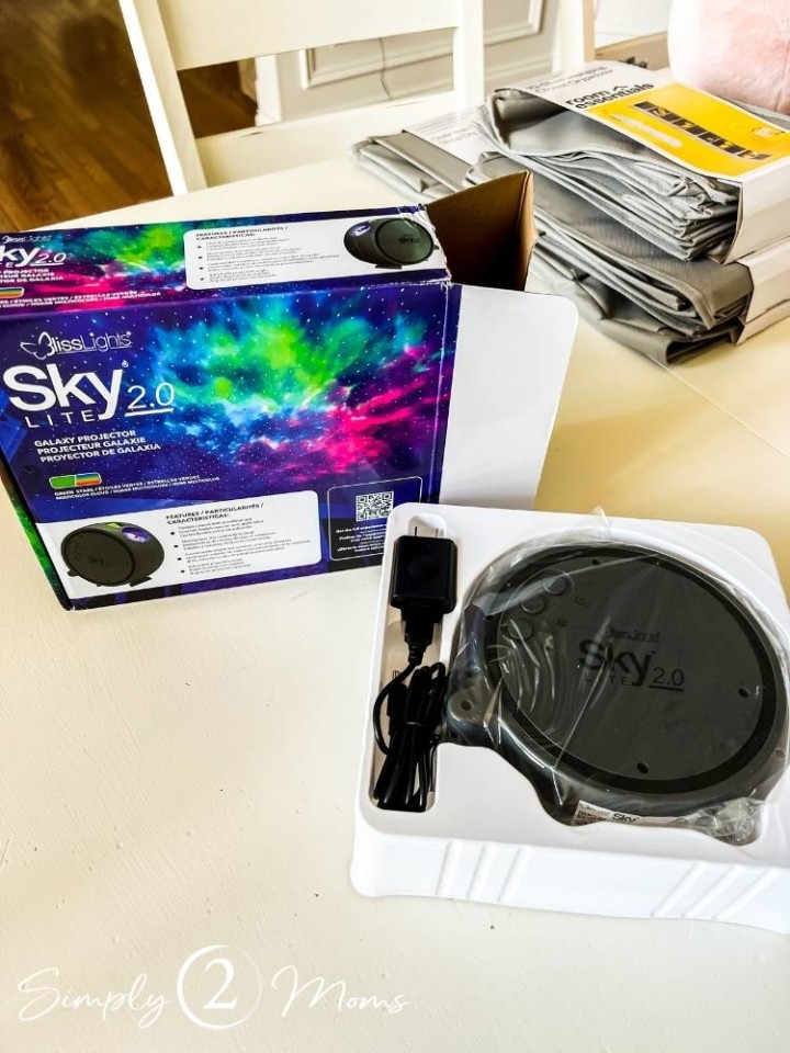 Friday Favorites: College Dorm Room Shopping – Simply2moms