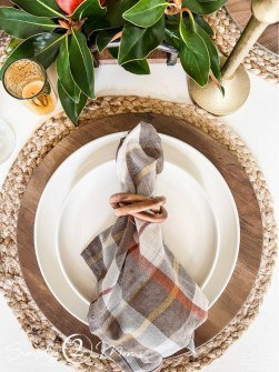 7 Simple Ideas for Creating a Beautiful Autumn Harvest Tablescape