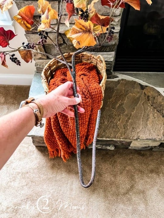 How to Style a Pretty Fall Basket in 5 Simple Steps – Simply2moms