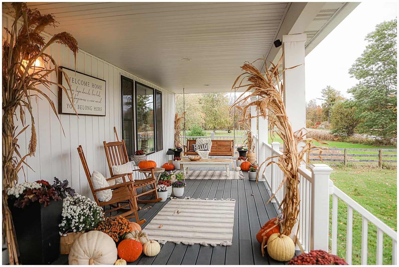 5 Easy and Affordable Small Porch Decorating Ideas for Fall