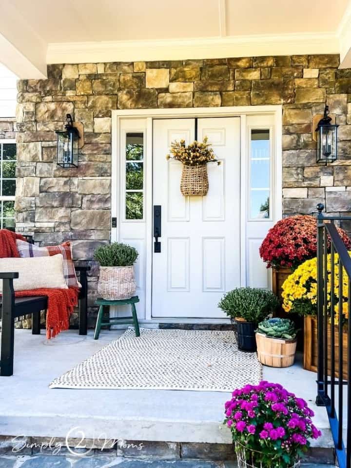 5 Easy and Affordable Small Porch Decorating Ideas for Fall