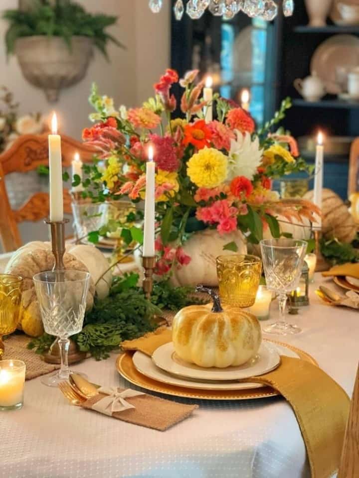 How to Host a Fabulous Friendsgiving Brunch for the Girls