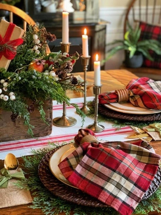 35 Stunning Ideas to Help You Set a Beautiful Christmas Table