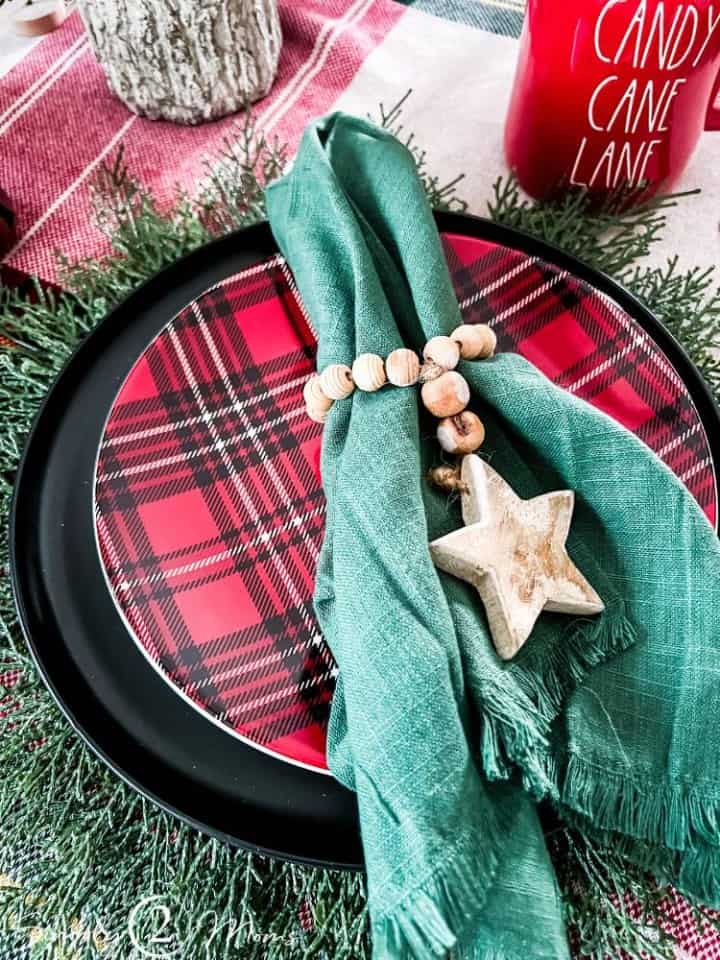 5 Simple Ideas to Create the Perfect Christmas Morning Tablescape