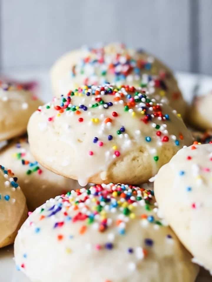 17 Delicious Holiday Treats You'll Want to Make this Year