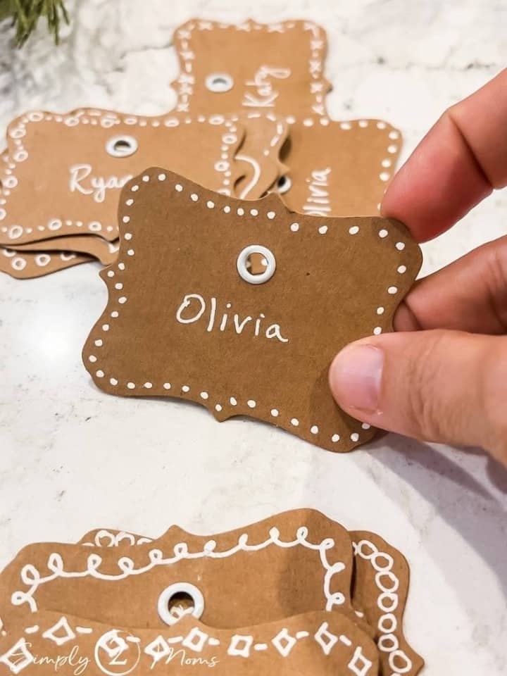 Inexpensive Gift Wrapping Ideas | 7 Simple Ways to Use Yarn