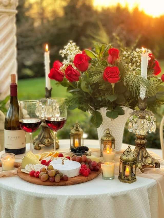 How to Host the Best Wine Tasting Party this Holiday Season