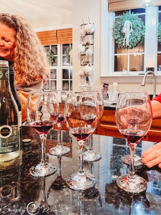 How to Host the Best Wine Tasting Party this Holiday Season
