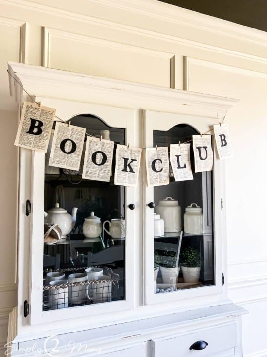 5 Easy Ideas to Create a Tablescape for a Book Club Gathering