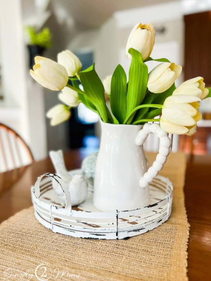 How to Decorate for Spring or Summer with Green and White