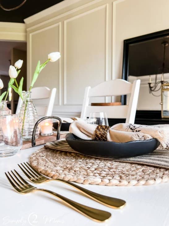 How to Set a Beautiful Spring Table in 5 Easy Steps