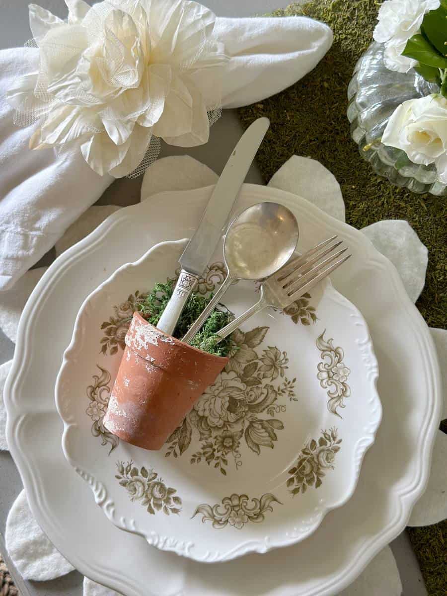 5 Simple Ideas to Set a Beautiful Mother's Day Table