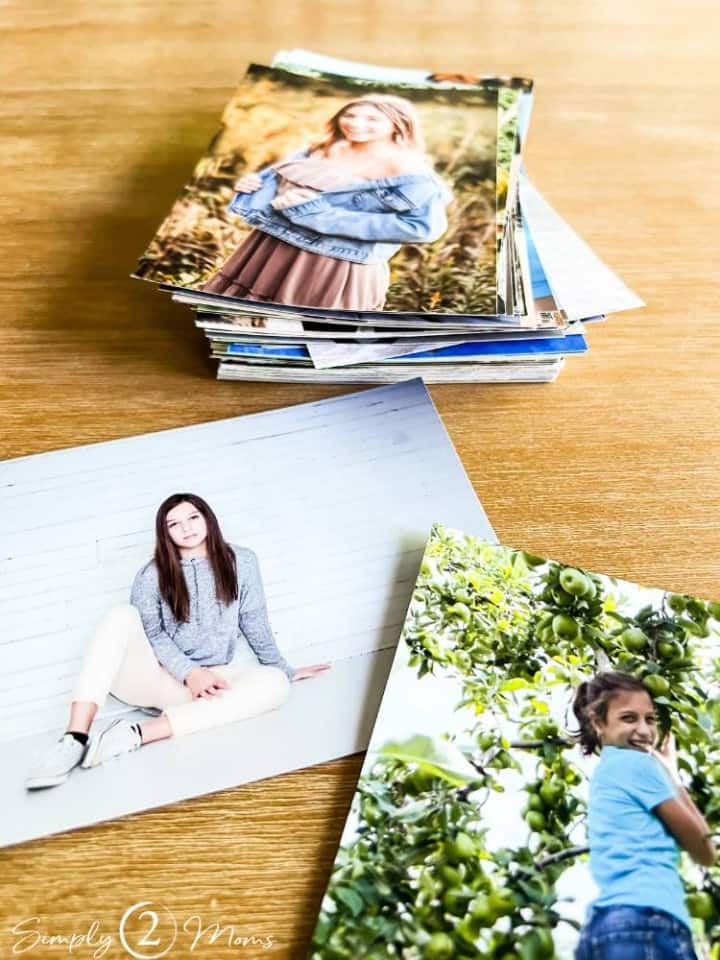 How to Make an Amazing Pallet Photo Display in 5 Easy Steps