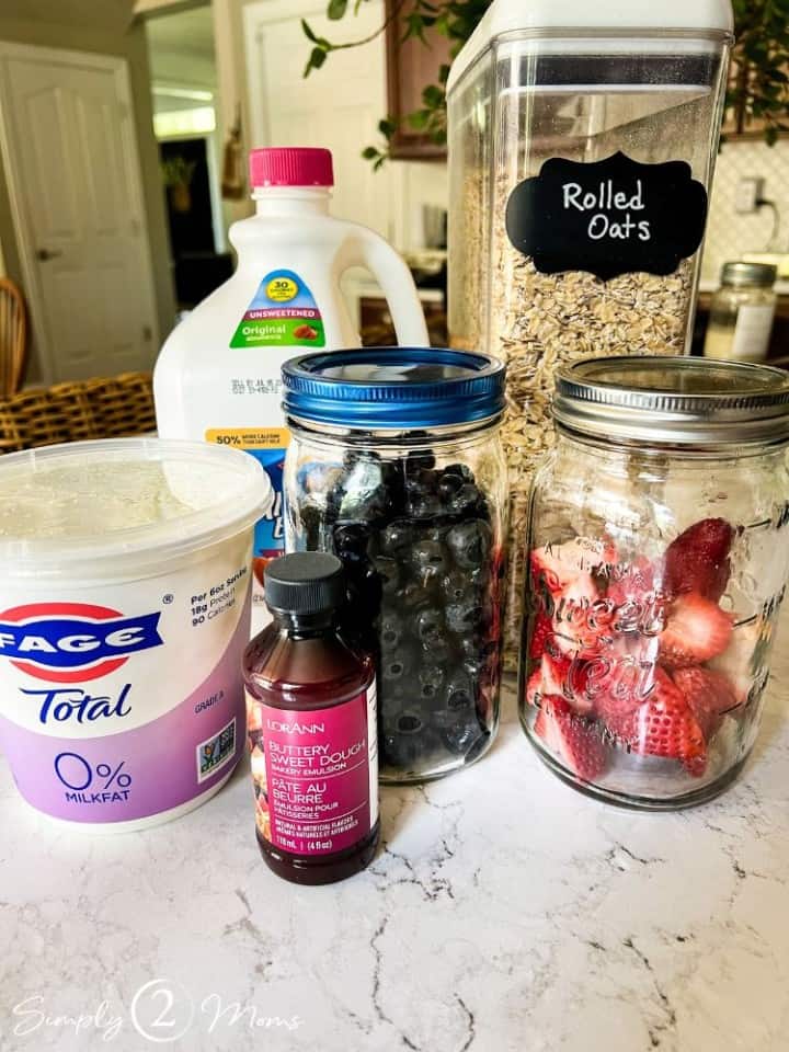 The Best No-Sugar Added Mixed Berry Overnight Oats | THM-E