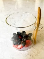 The Best No-Sugar Added Mixed Berry Overnight Oats | THM-E