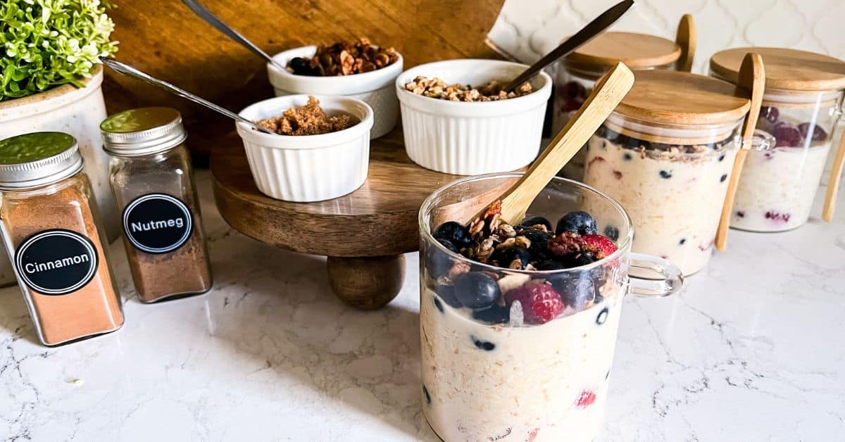 The Best No-Sugar Added Mixed Berry Overnight Oats | THM-E