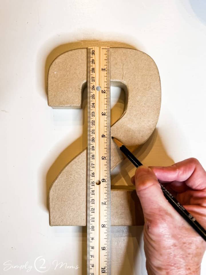 Pretty Neutral DIY Graduation Year Numbers in 3 Easy Steps