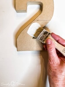 Pretty Neutral DIY Graduation Year Numbers in 3 Easy Steps