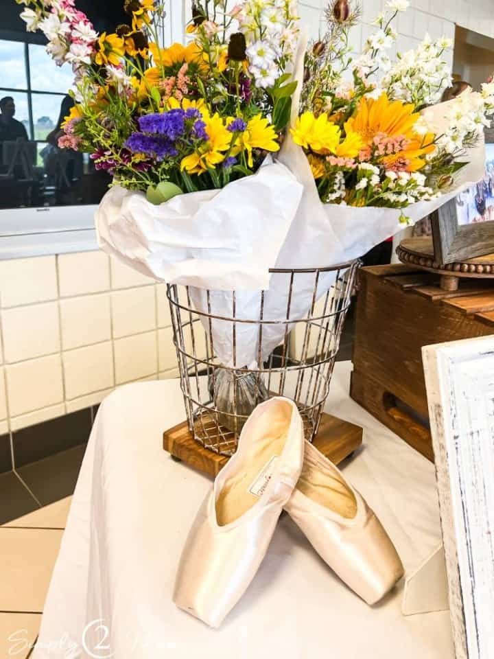 How to Create a Senior Night Display Table in 5 Easy Steps