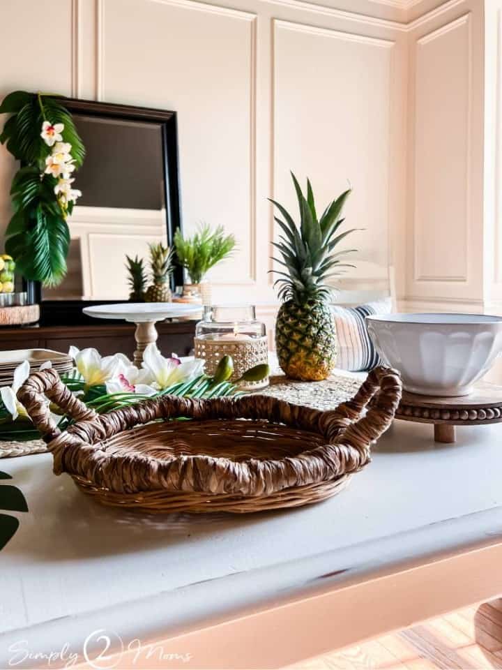 Party in Paradise: 7 Tropical Cocktail Party Decor Ideas