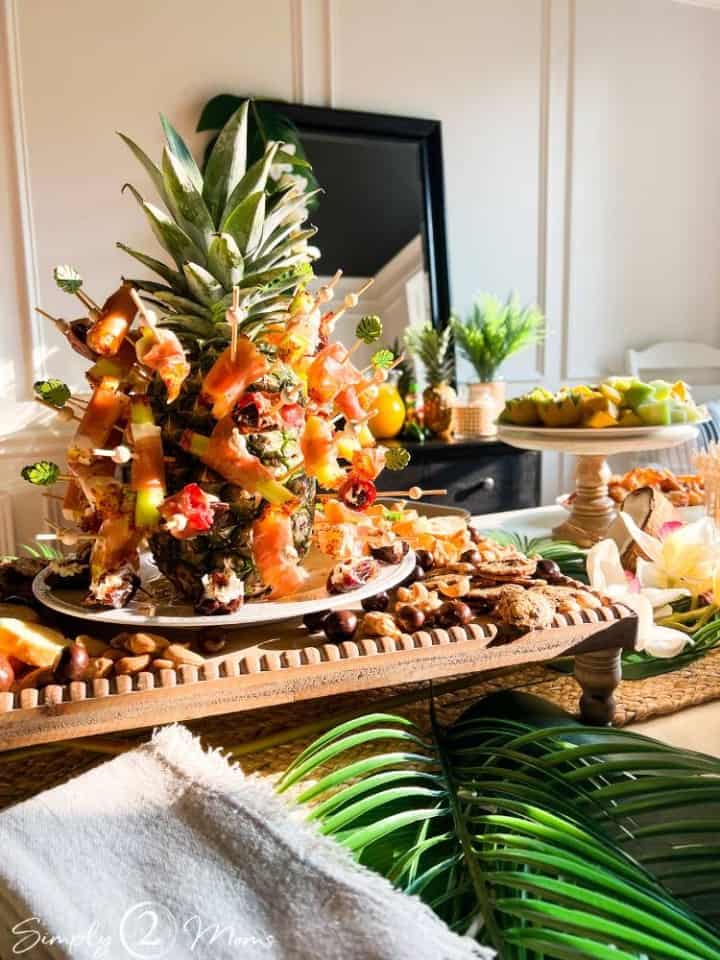 Party in Paradise: 7 Tropical Cocktail Party Decor Ideas