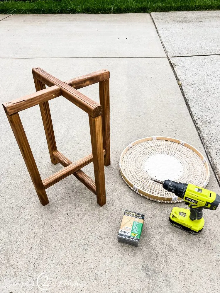 $25 DIY Outdoor Accent Table in 5 Easy Steps