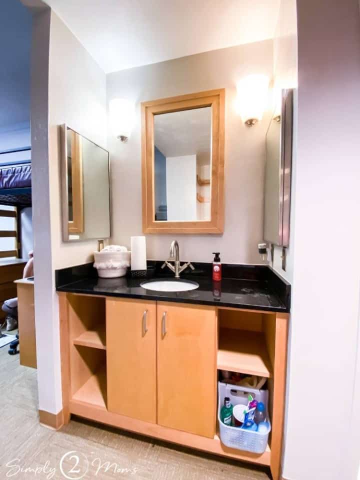 How to Prepare for College: The Perfect Dorm Packing List for Girls ...