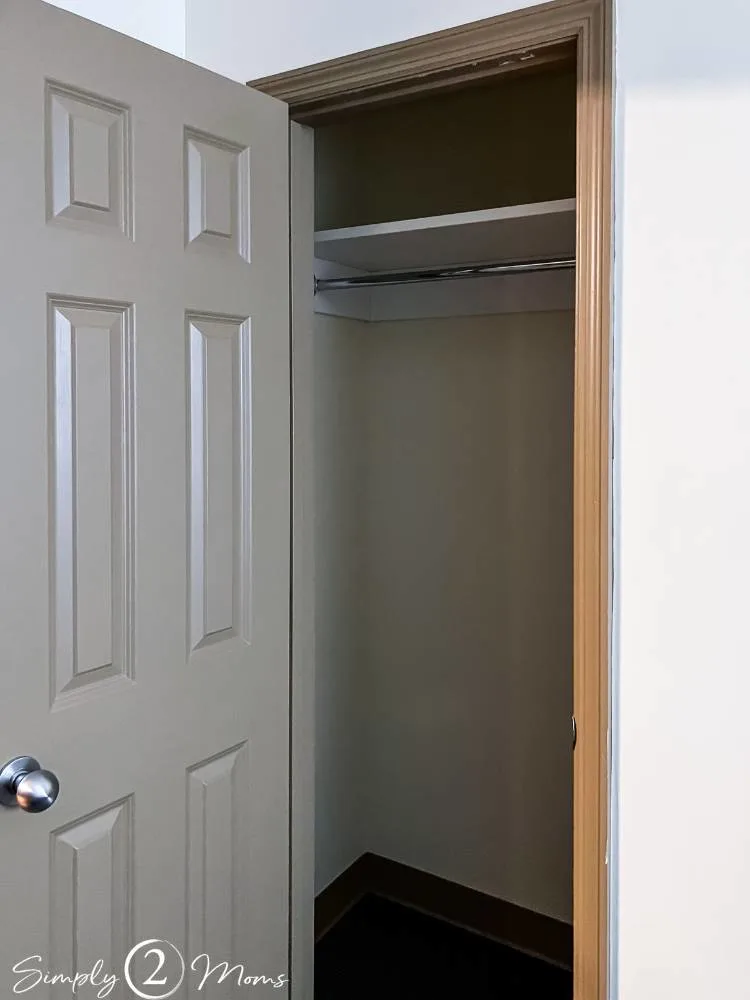 15 Cute and Affordable Ways To Style a Girl's College Dorm Room ...