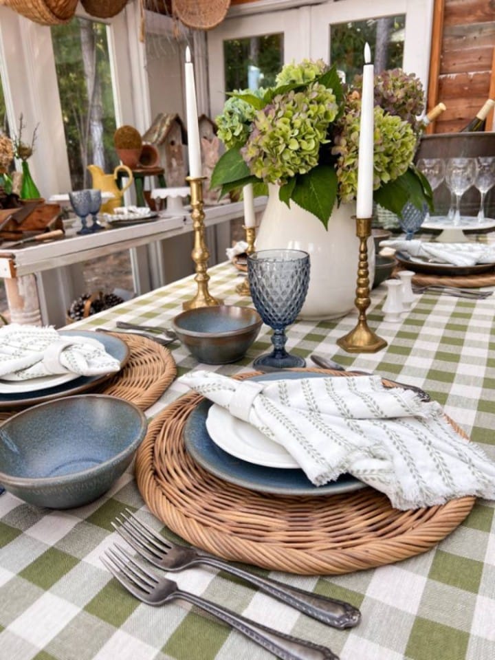 Bringing Southern Charm to the Table with a Potluck Party – Simply2moms