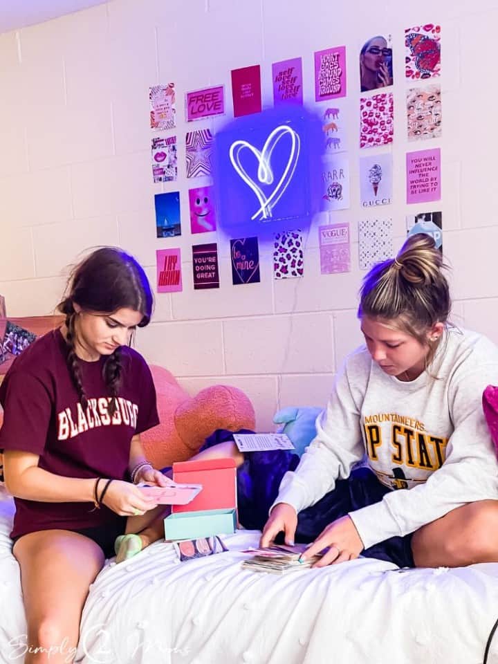 13 Ways to Hang Things in Dorms: Even Painted Cinder Blocks!