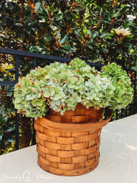 Bringing Southern Charm to the Table with a Potluck Party – Simply2moms