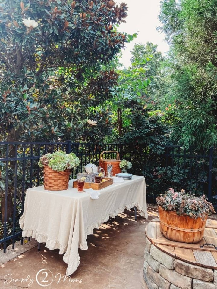 Bringing Southern Charm to the Table with a Potluck Party – Simply2moms