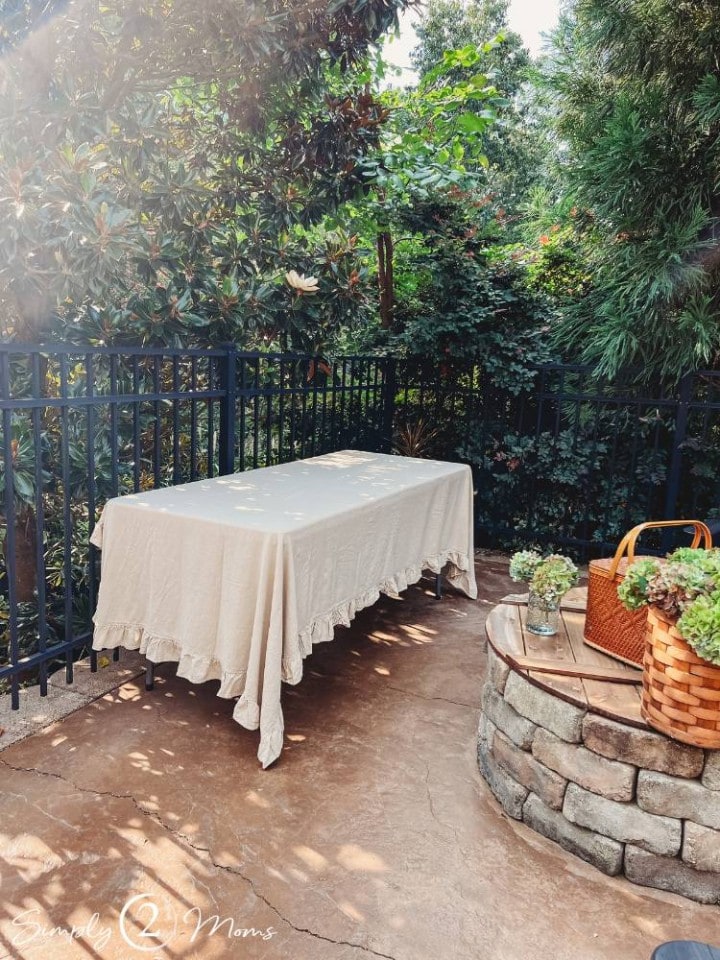 Bringing Southern Charm to the Table with a Potluck Party – Simply2moms