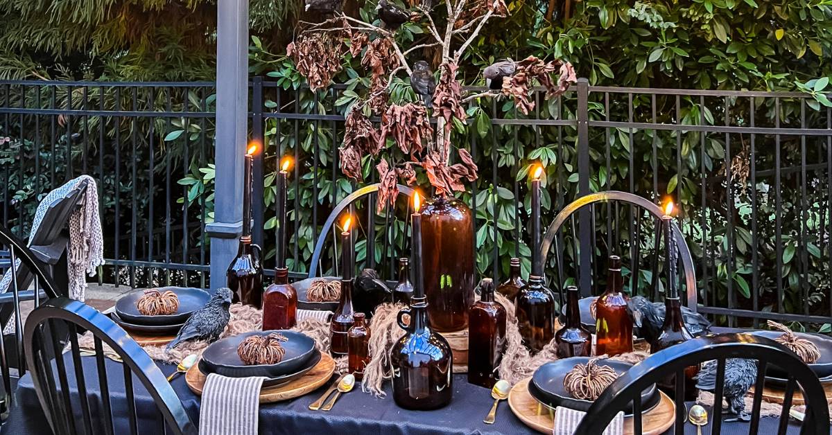 Spooktacular Tablescape: How to Decorate a Hauntingly Beautiful ...