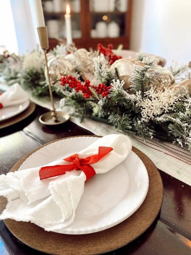 Christmas Table Decor Ideas: Set a Table That Will Impress Your Guests
