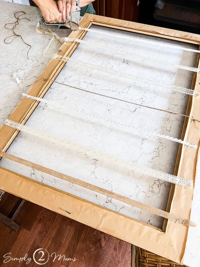 3 Easy Steps to Make a Simple Christmas Card Display Frame