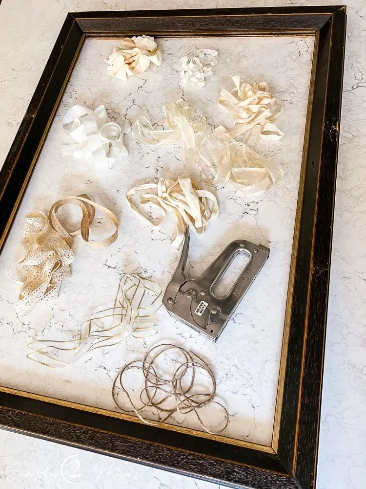 3 Easy Steps to Make a Simple Christmas Card Display Frame